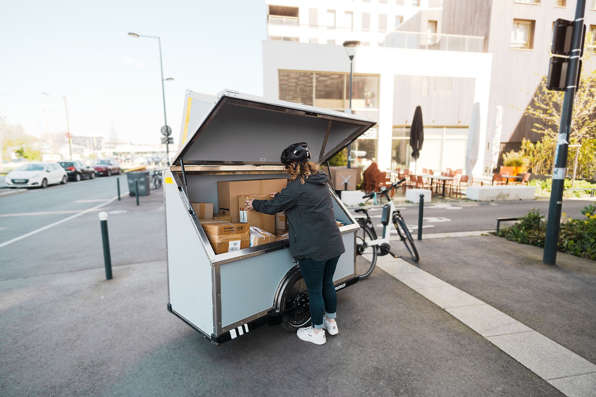 Parcel Container Runner | FlexiModal