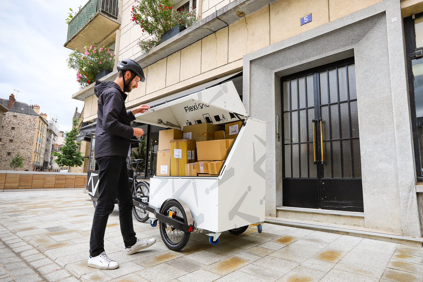 Parcel Container Lift | FlexiModal