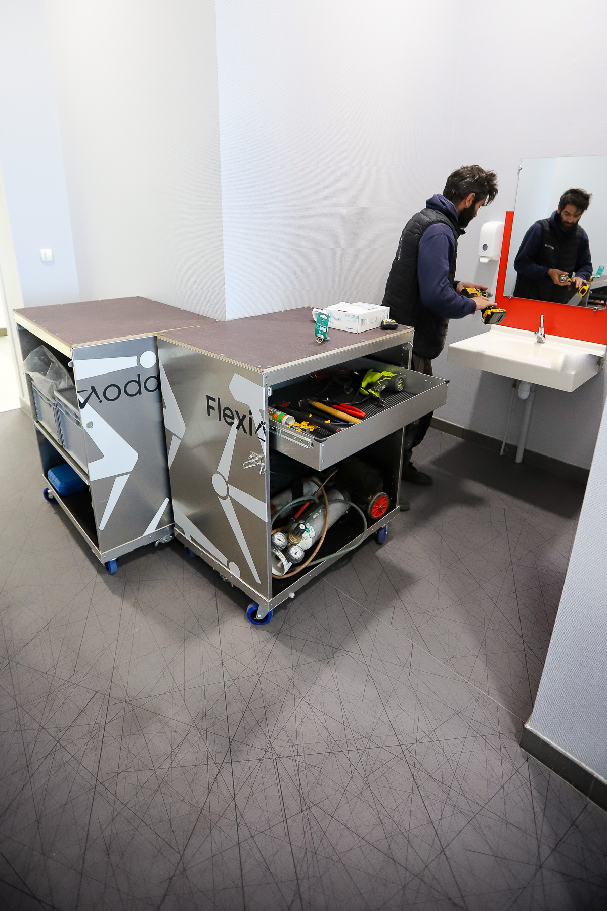 WorkBox | FlexiModal